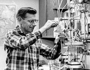 Pioneer Investigator of Deep-Sea Bacteria – Woods Hole Oceanographic ...