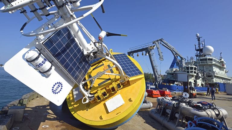 Ocean Observatories System Is Up and Running – Woods Hole Oceanographic ...