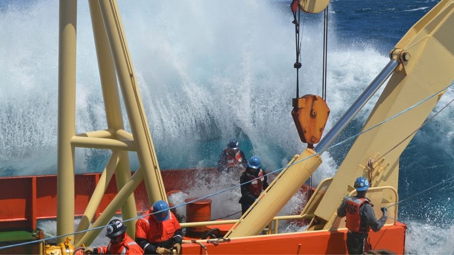 Ocean Observatories System Is Up and Running – Woods Hole Oceanographic ...