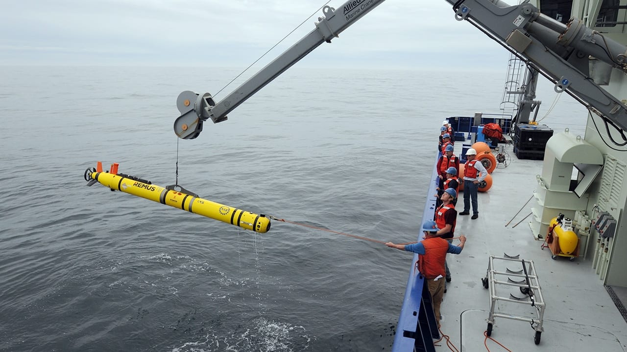 Ocean Observatories System Is Up and Running – Woods Hole Oceanographic ...