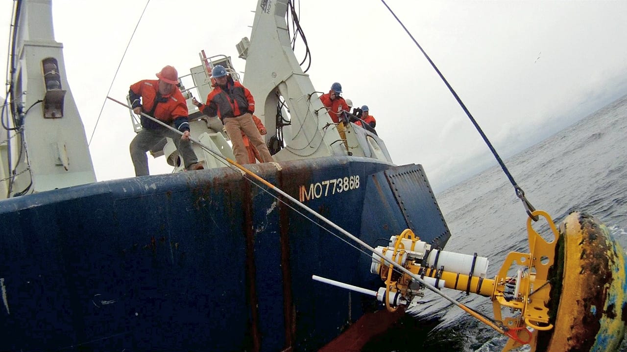 Ocean Observatories System Is Up and Running – Woods Hole Oceanographic ...