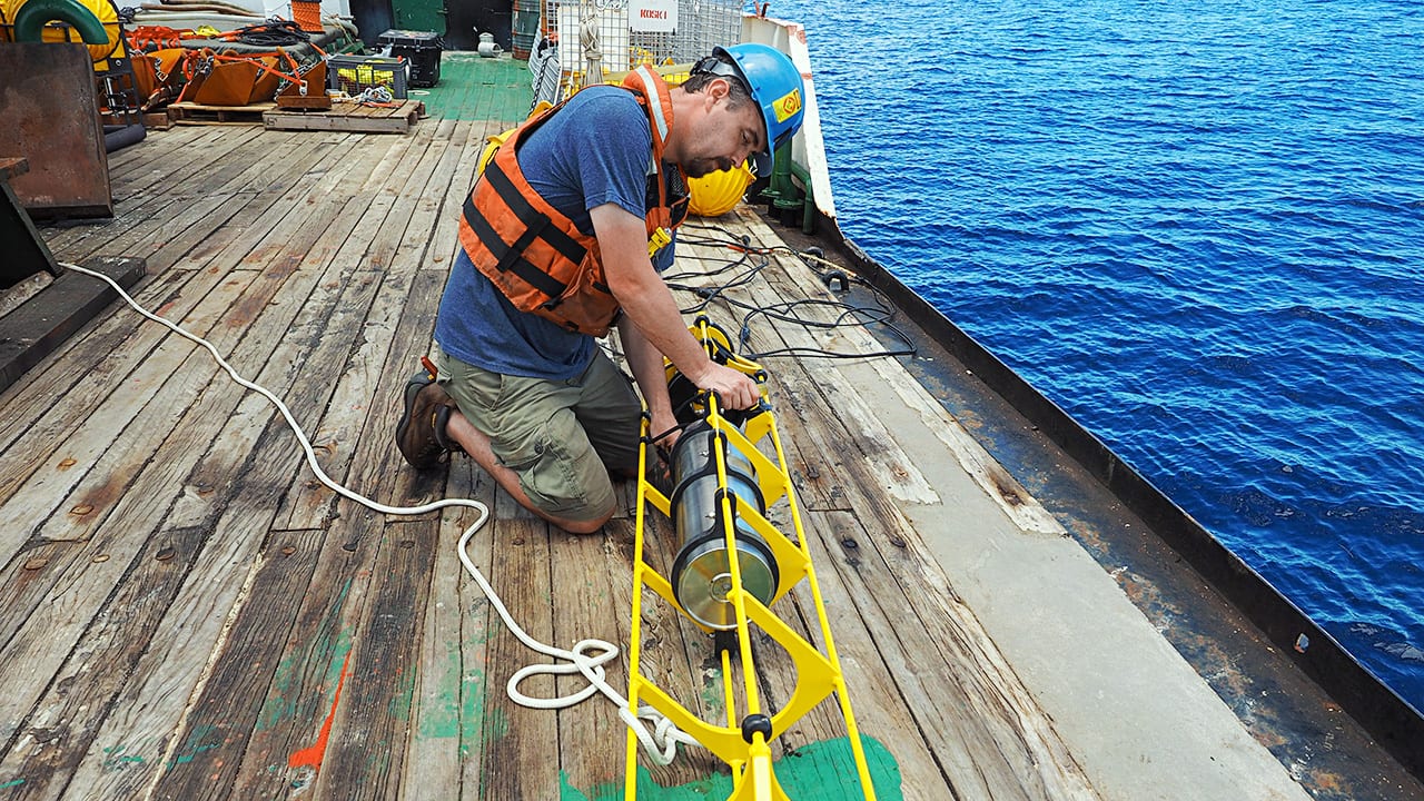 A New Tsunami-Warning System – Woods Hole Oceanographic Institution