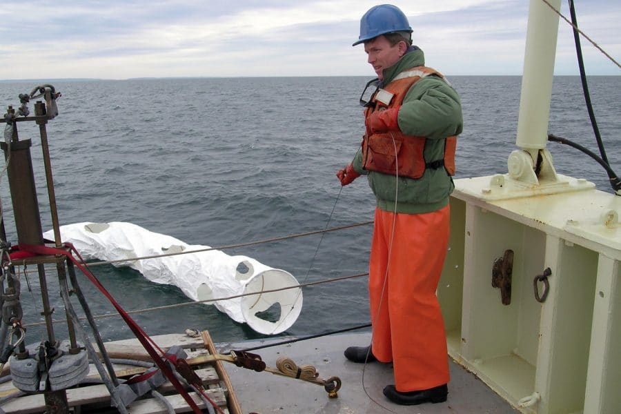 WHOI Floats & Drifters - Woods Hole Oceanographic Institution