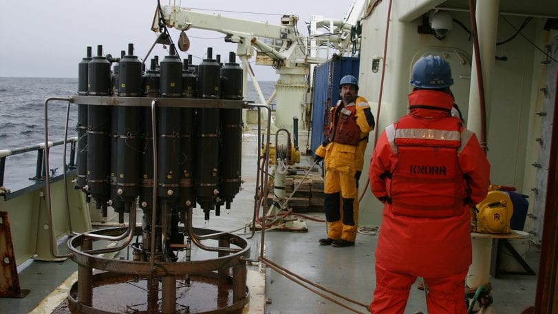 Rosette Sampler - Woods Hole Oceanographic Institution