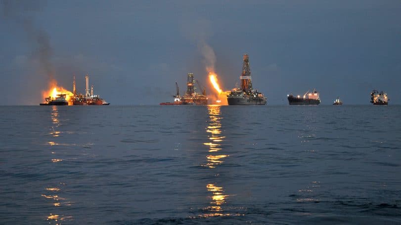 Oil Spills - Woods Hole Oceanographic Institution