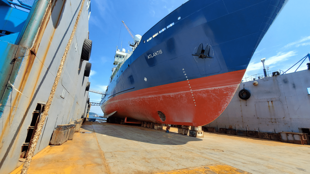 Specifications - Woods Hole Oceanographic Institution