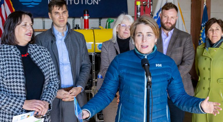 Molly Curran – Woods Hole Oceanographic Institution