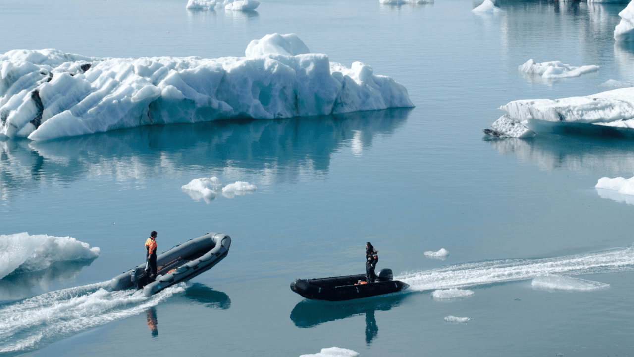 Oceanus - Woods Hole Oceanographic Institution