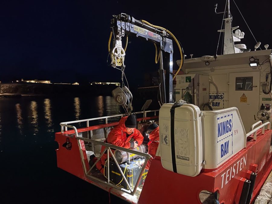Filming in the Arctic Night - Woods Hole Oceanographic Institution