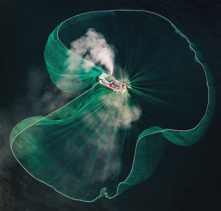 Oceanus Magazine - Woods Hole Oceanographic Institution